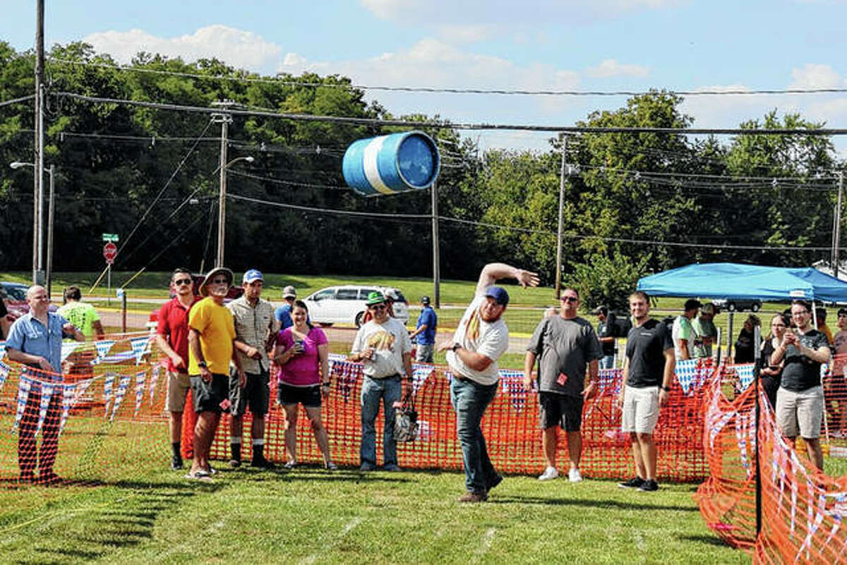 Rotary taps keg, Oktoberfest fun