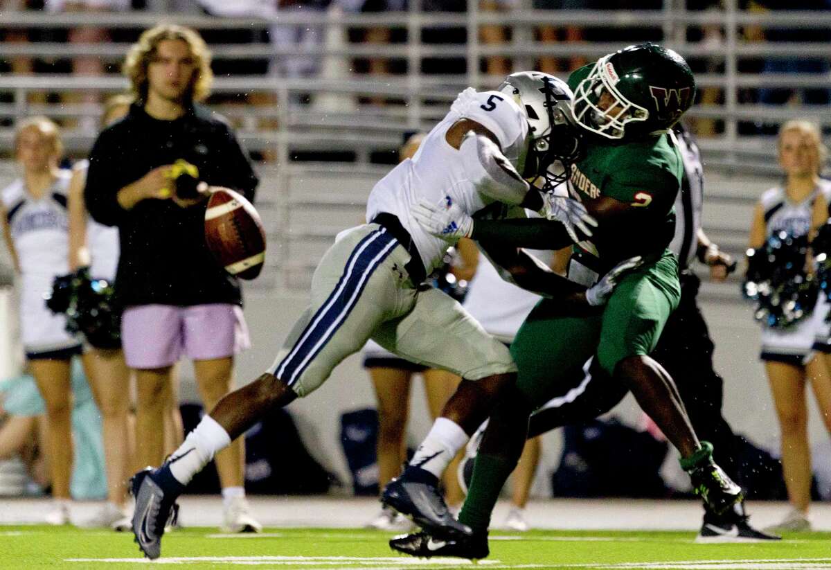 The Woodlands rolls past rival College Park