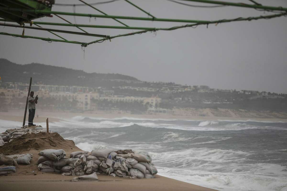 Mexico resort region of Cabo braces for storm surge