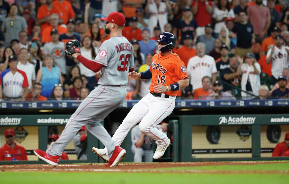 Astros claim third straight AL West title