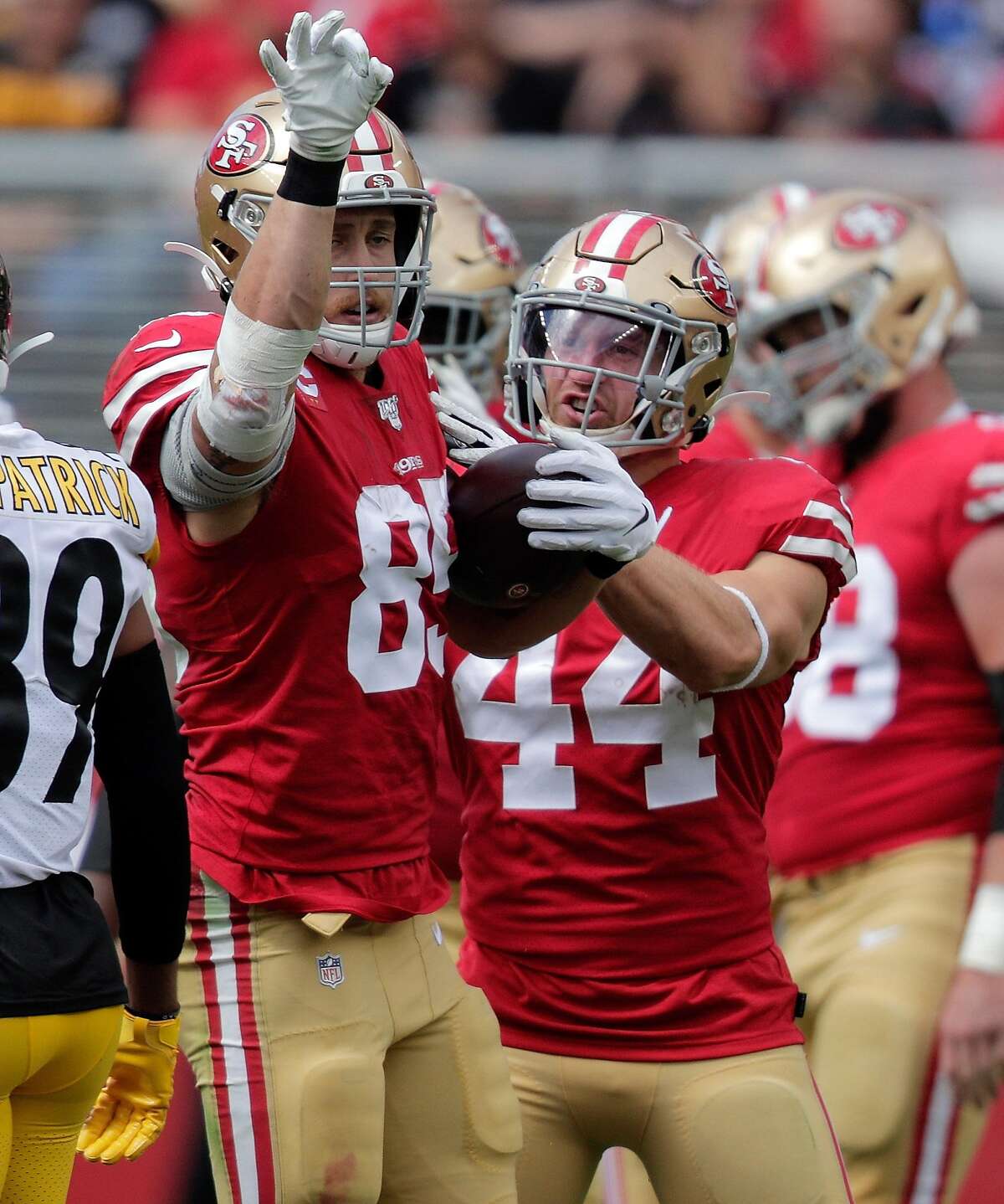 49ers’ George Kittle vs. Rob Gronkowski in the wrestling ring? It could ...