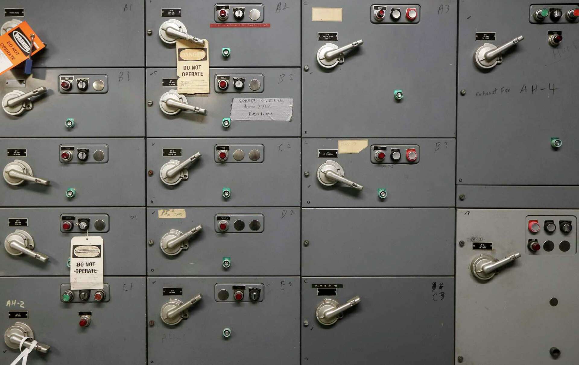 NASA to tear down building where Neil Armstrong, colleagues were ...