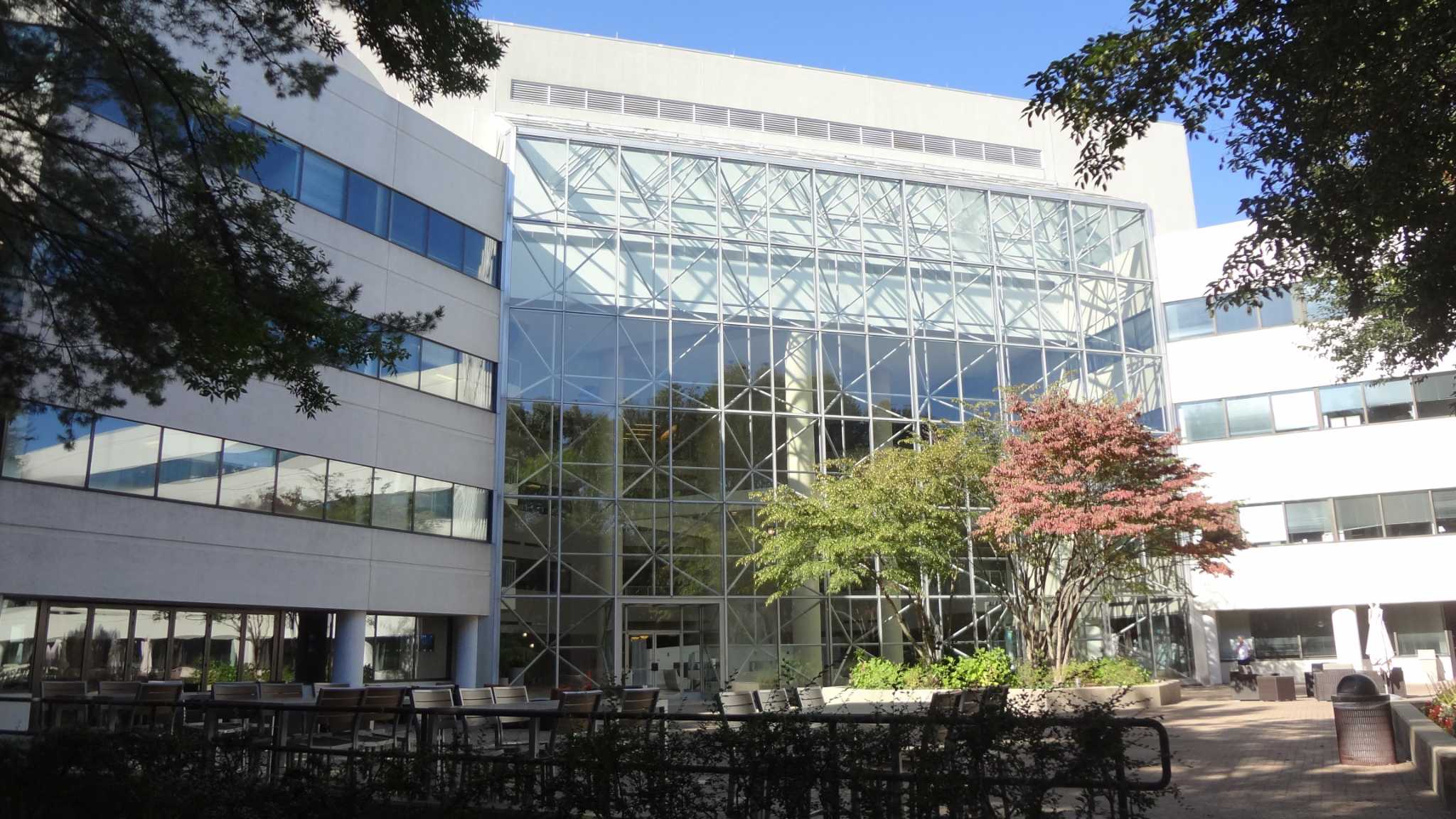 Bidding opens for the Norwalk home of ‘The Negotiator’