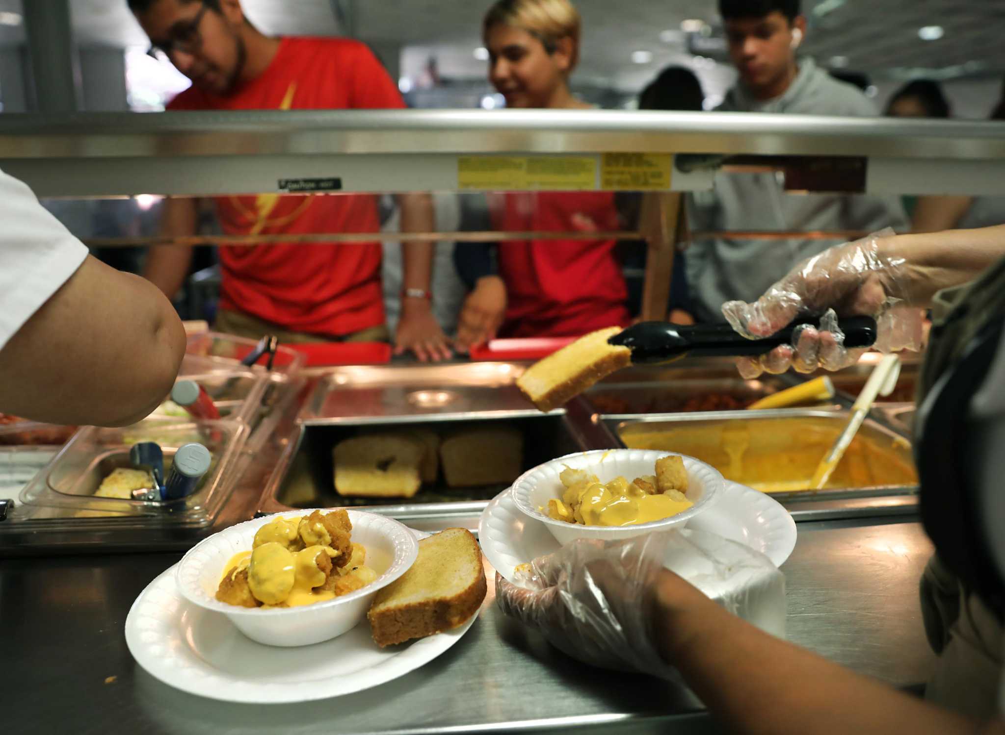 San Antonio students can eat free this summer thanks to NEISD