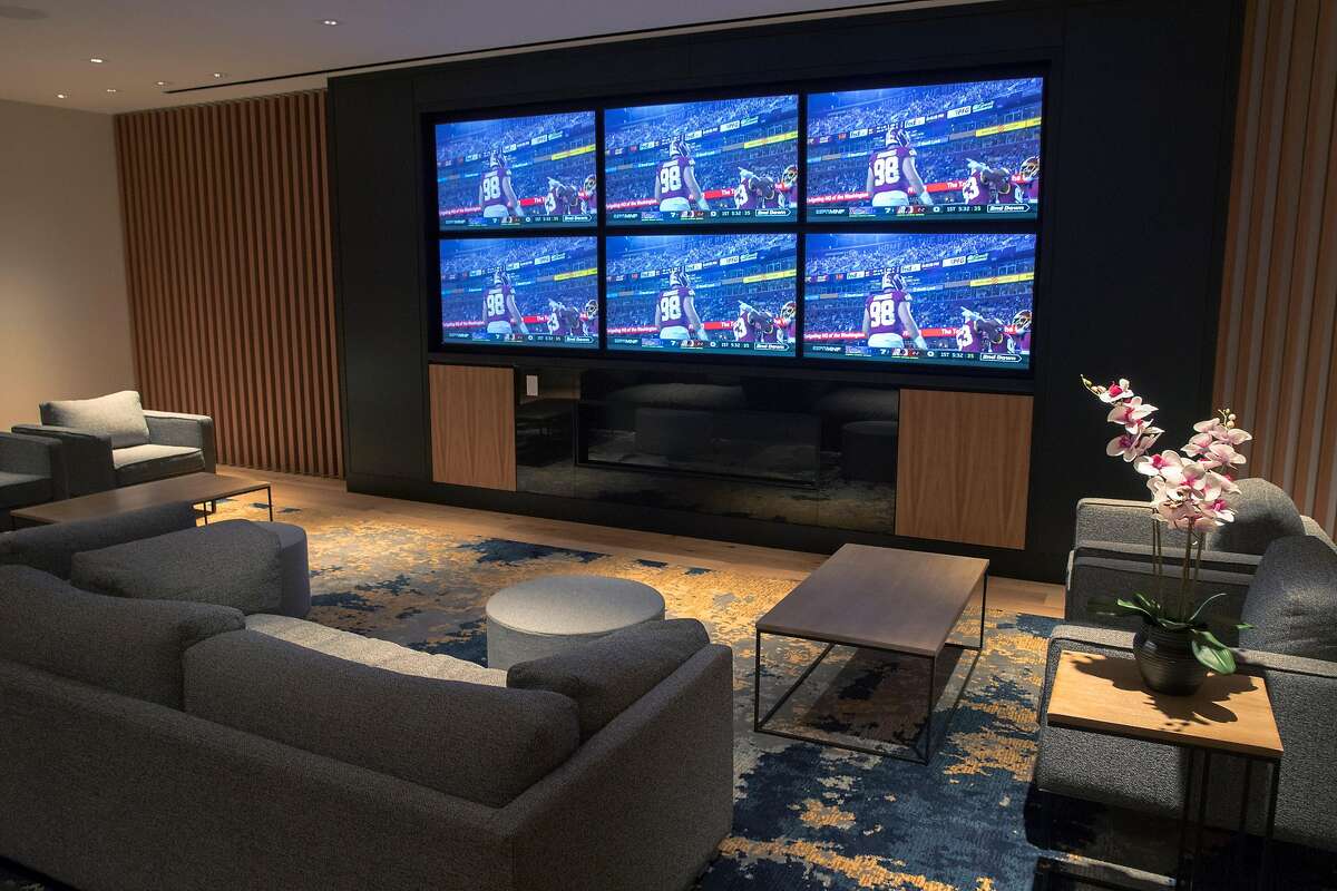 360-degree tour: Warriors locker room and player luxuries at Chase Center