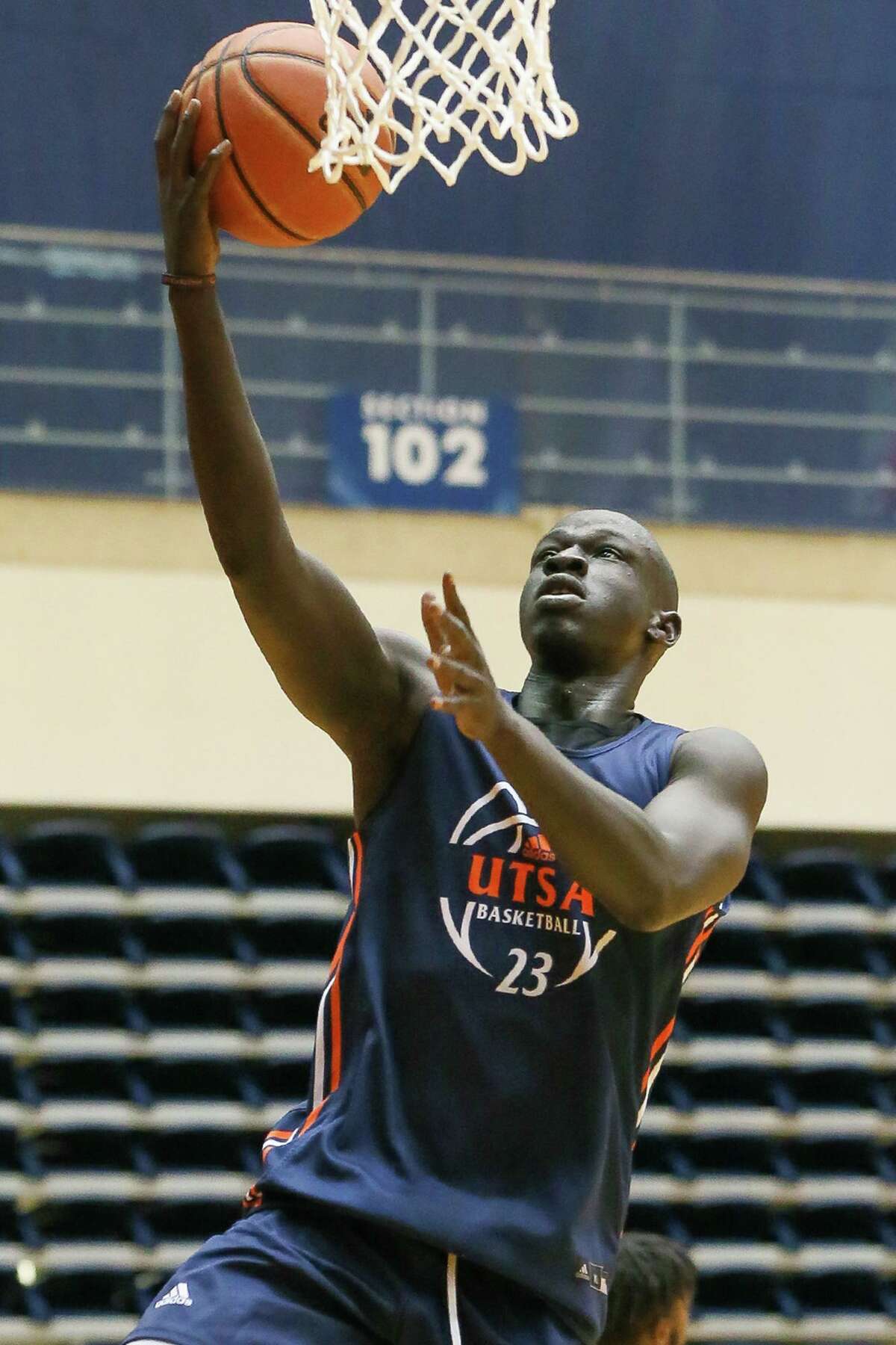 Expectations high as UTSA men’s basketball opens practice