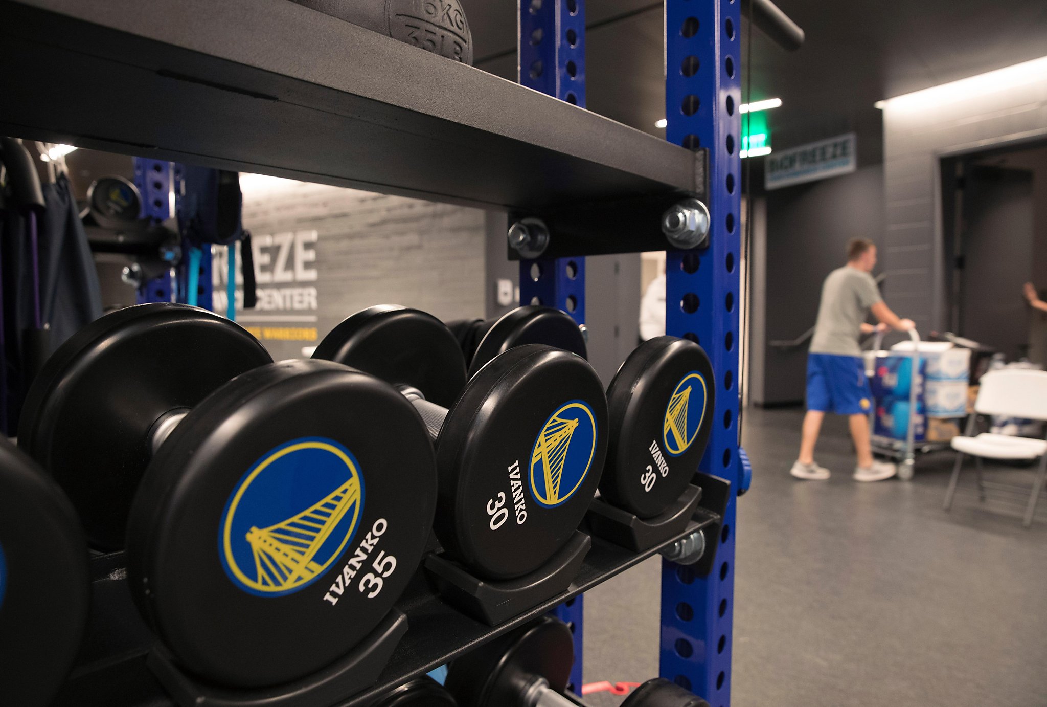 360-degree tour: Warriors locker room and player luxuries at Chase Center
