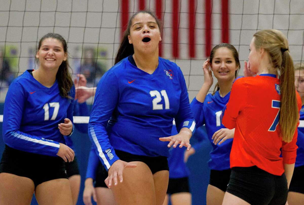 VOLLEYBALL: Grand Oaks sweeps New Caney to continue perfect start in 20-5A