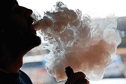 ‘Hundreds more’ vaping illness cases expected