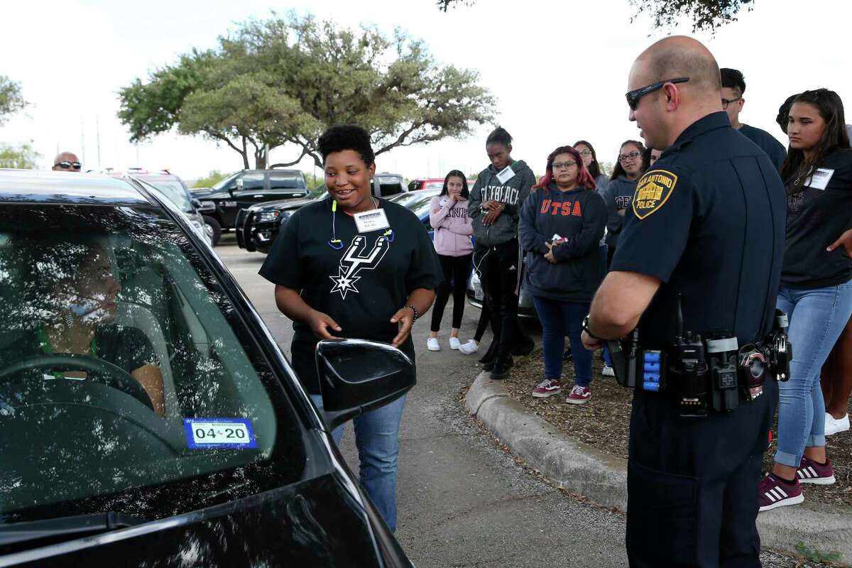 High school students get glimpse of a San Antonio police officer’s ...