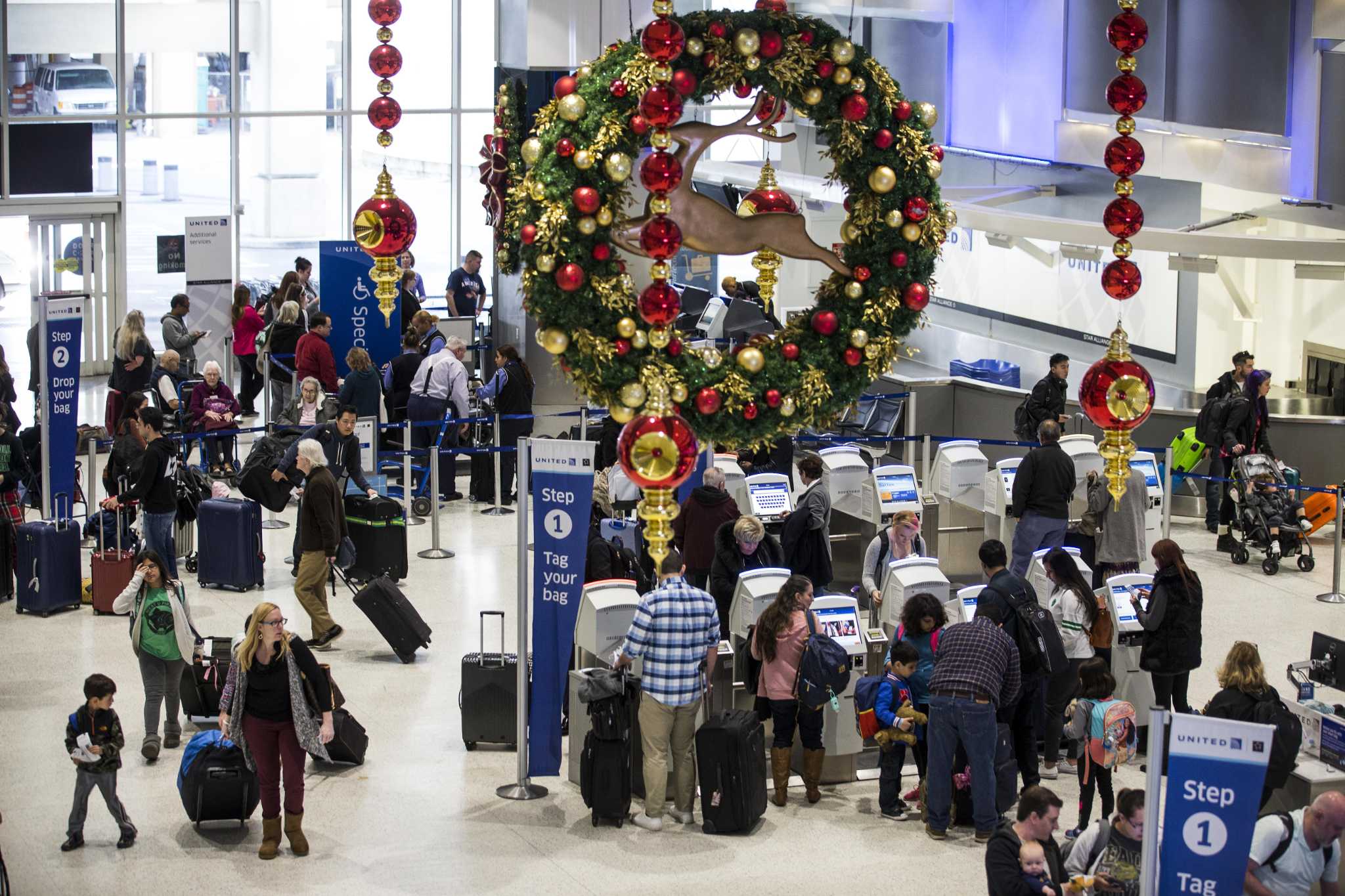 Saved maps, TSA wait times and translators: how to plan for holiday travel