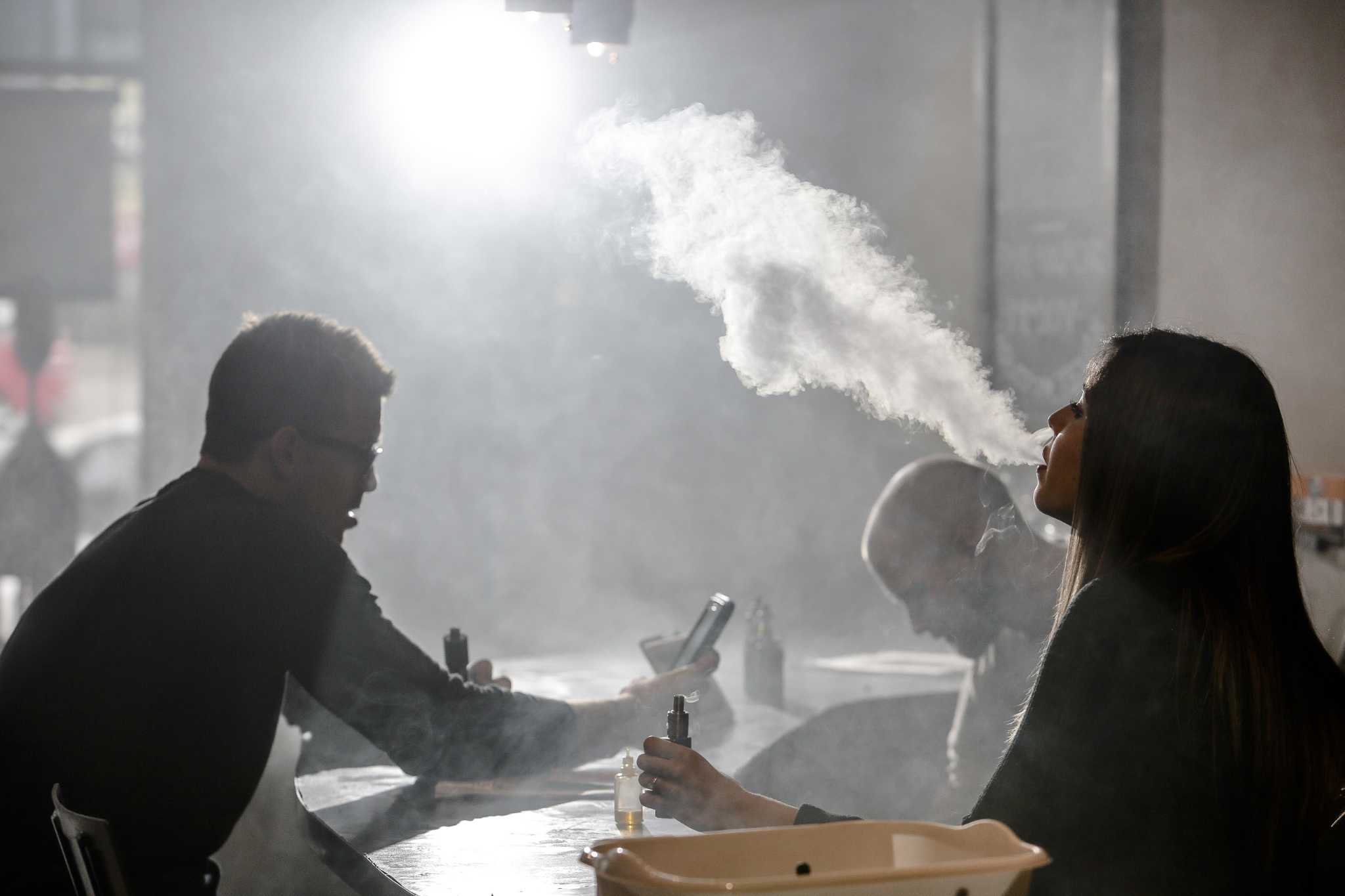 Vaping-related lung disease spiking in Texas