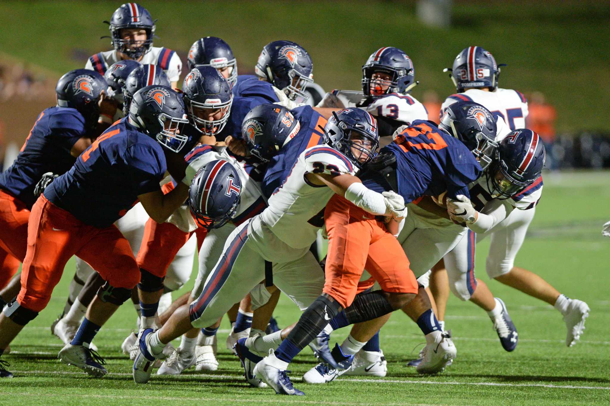 Tompkins tramples Cinco Ranch in 19-6A football opener