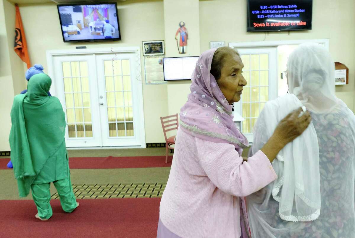 No bond for alleged deputy killer, who was wanted for parole violation, had been pulled over for ...