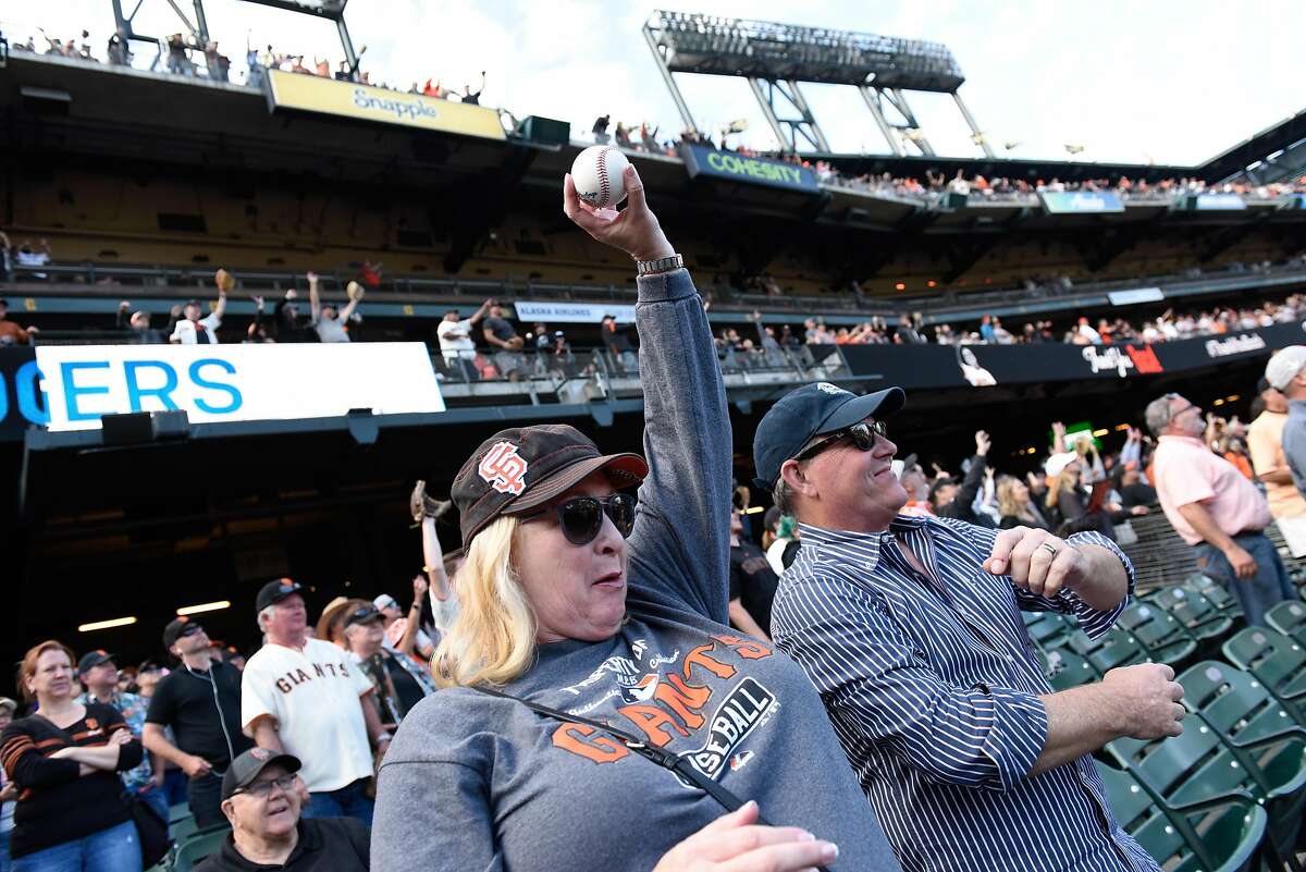 Bruce Bochy breaks baseball’s golden rule on his final day