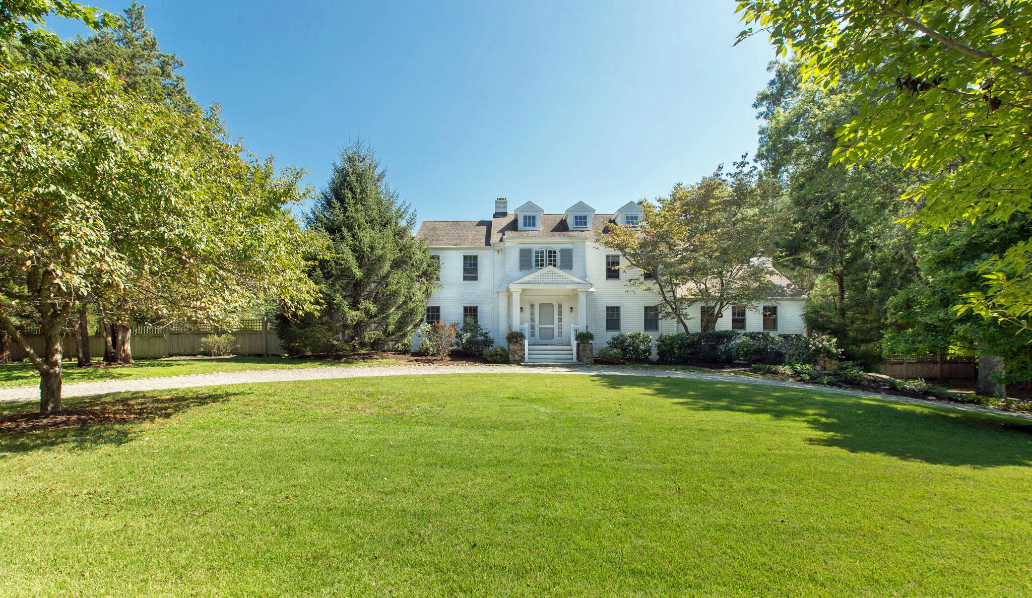 On the Market: Sophisticated living on a walkable street