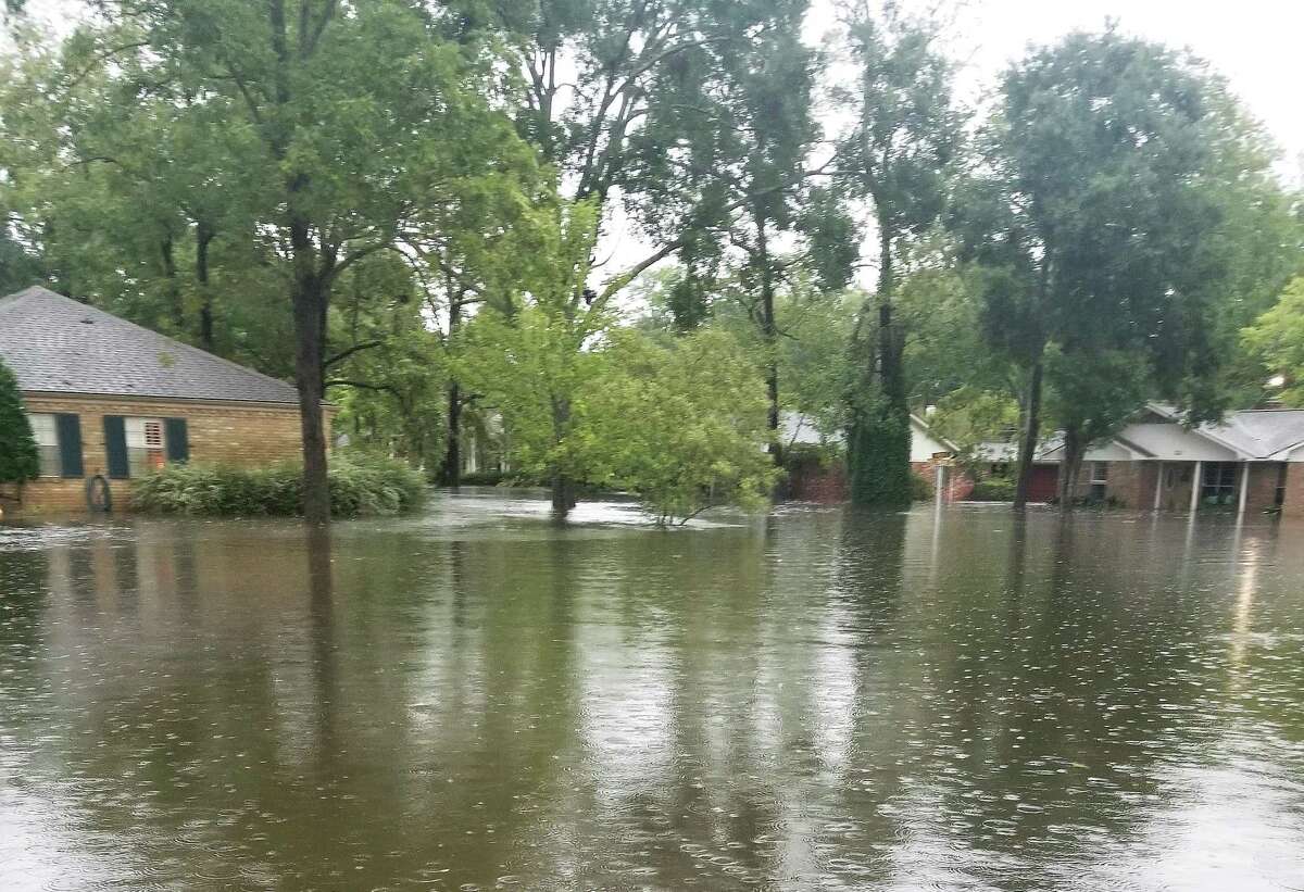 Liberty neighborhood devastated after Imelda floods all but one home in ...