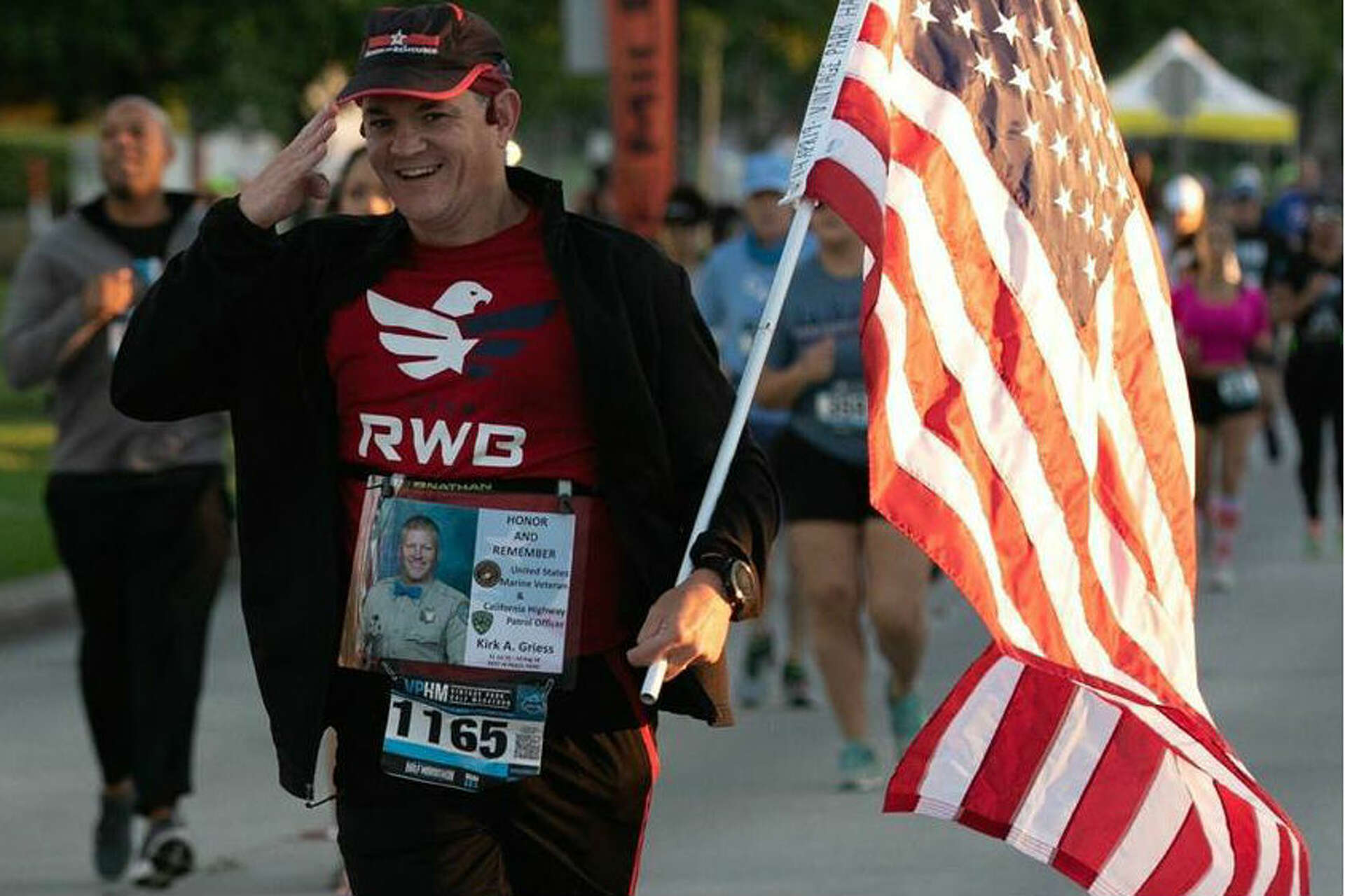 Veteran runs as ‘Honor Flag Runner’ to celebrate living, fallen ...