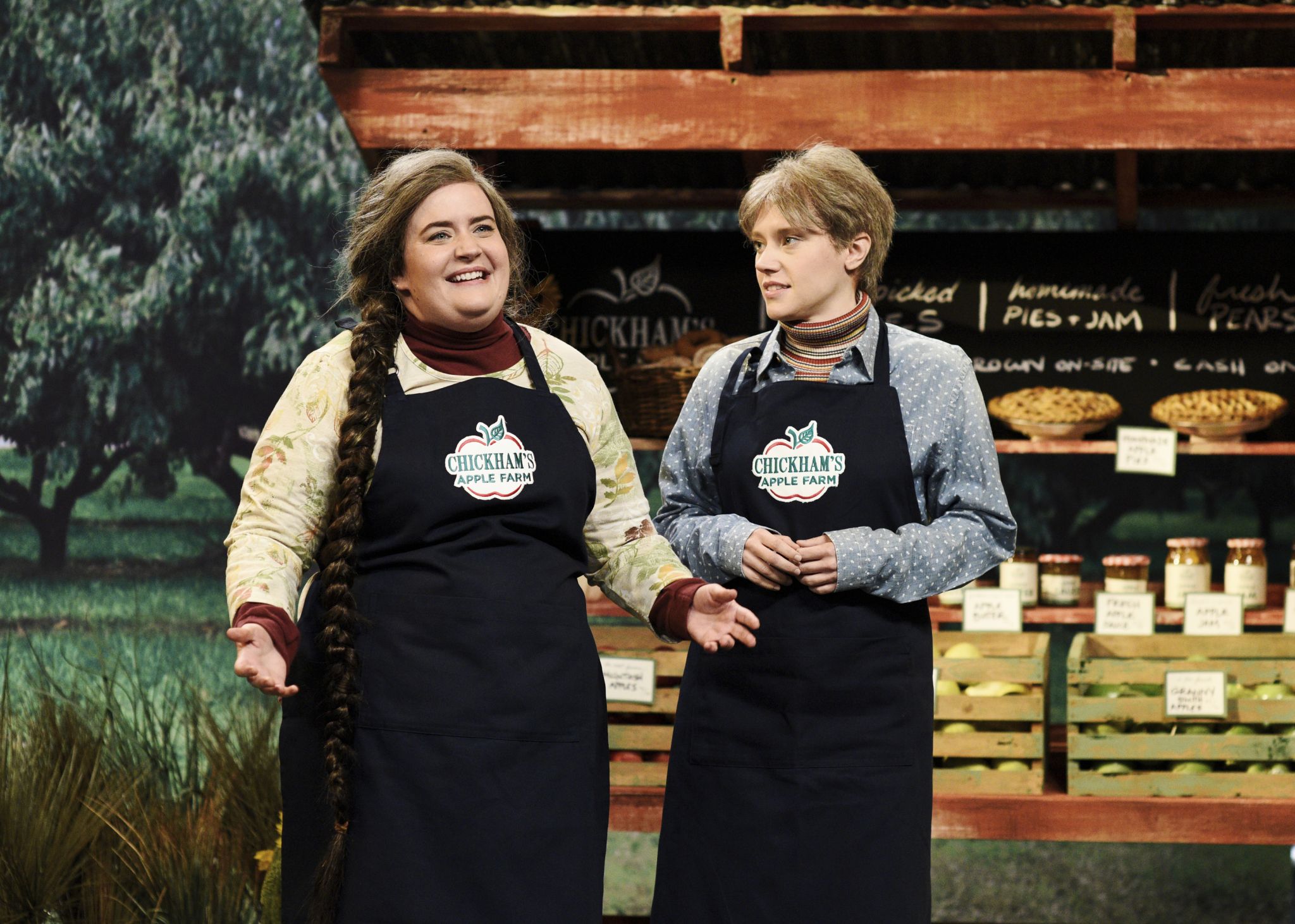 'SNL' skit pokes fun at upstate's love of apple picking