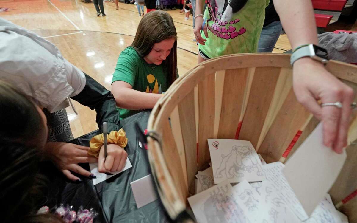 Community rallies for paralyzed football player, 15, who hopes to walk ...