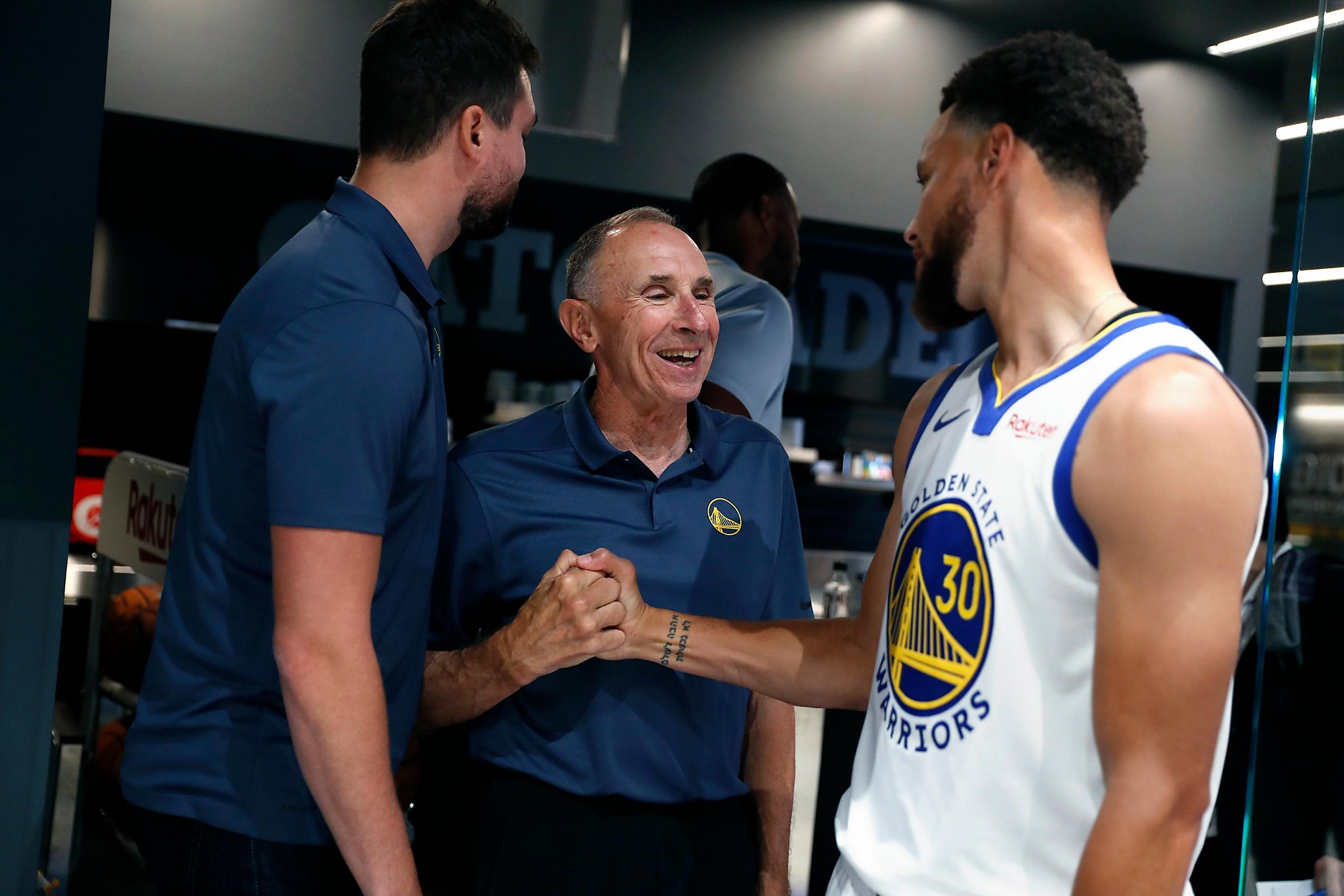 Ron Adams is traveling less, but he’s still a big asset for the Warriors