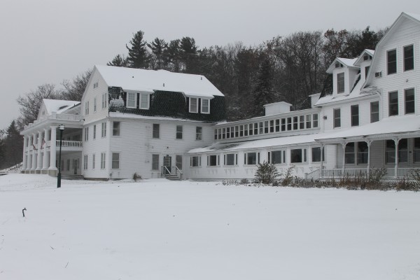 Construction at Portage Point Inn moves resort forward