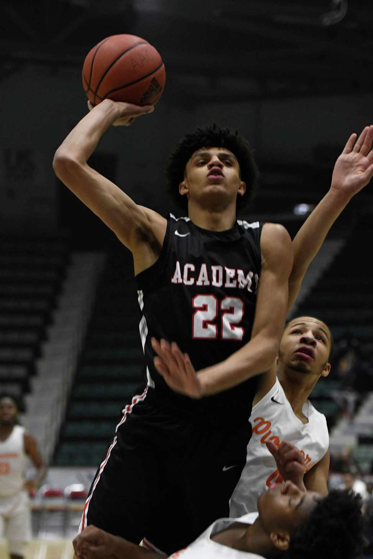 Andre Jackson, a big, athletic guard, commits to UConn