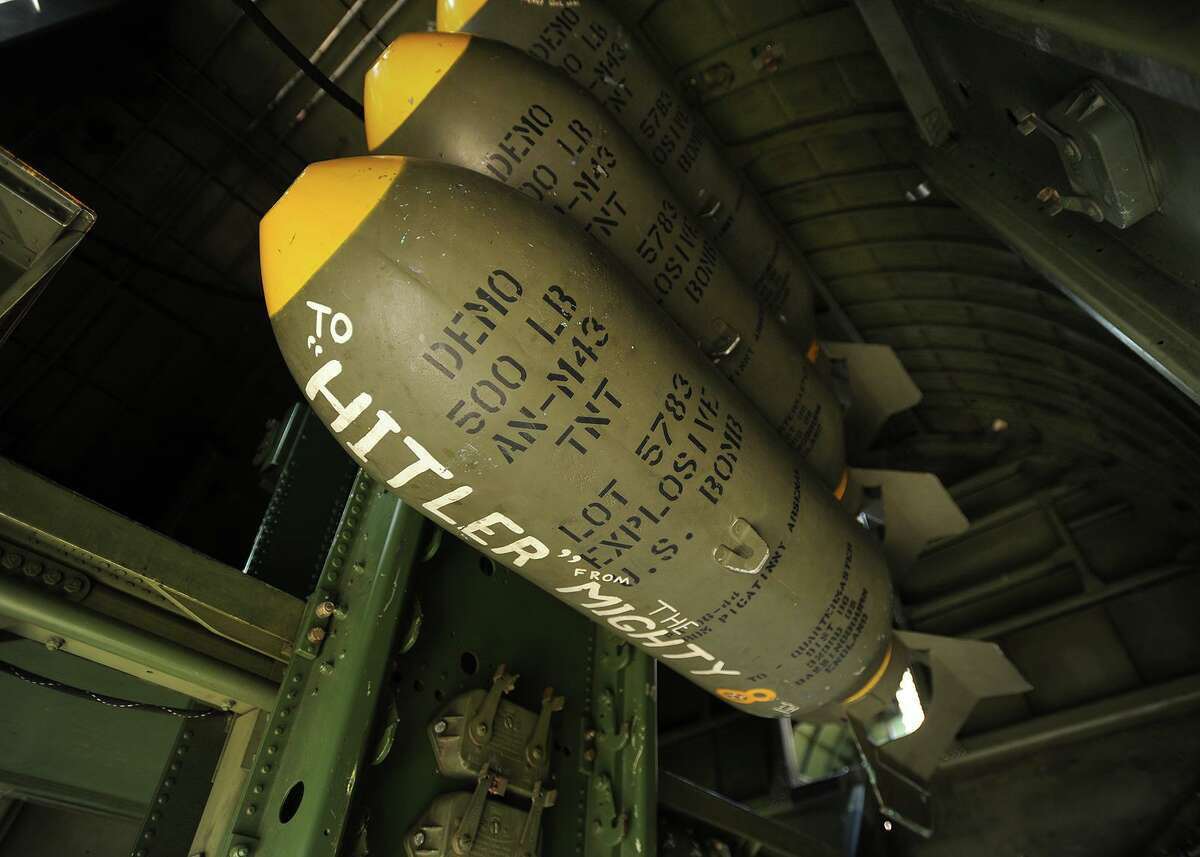 B-17 crash probe: ‘Something went wrong on the final approach’