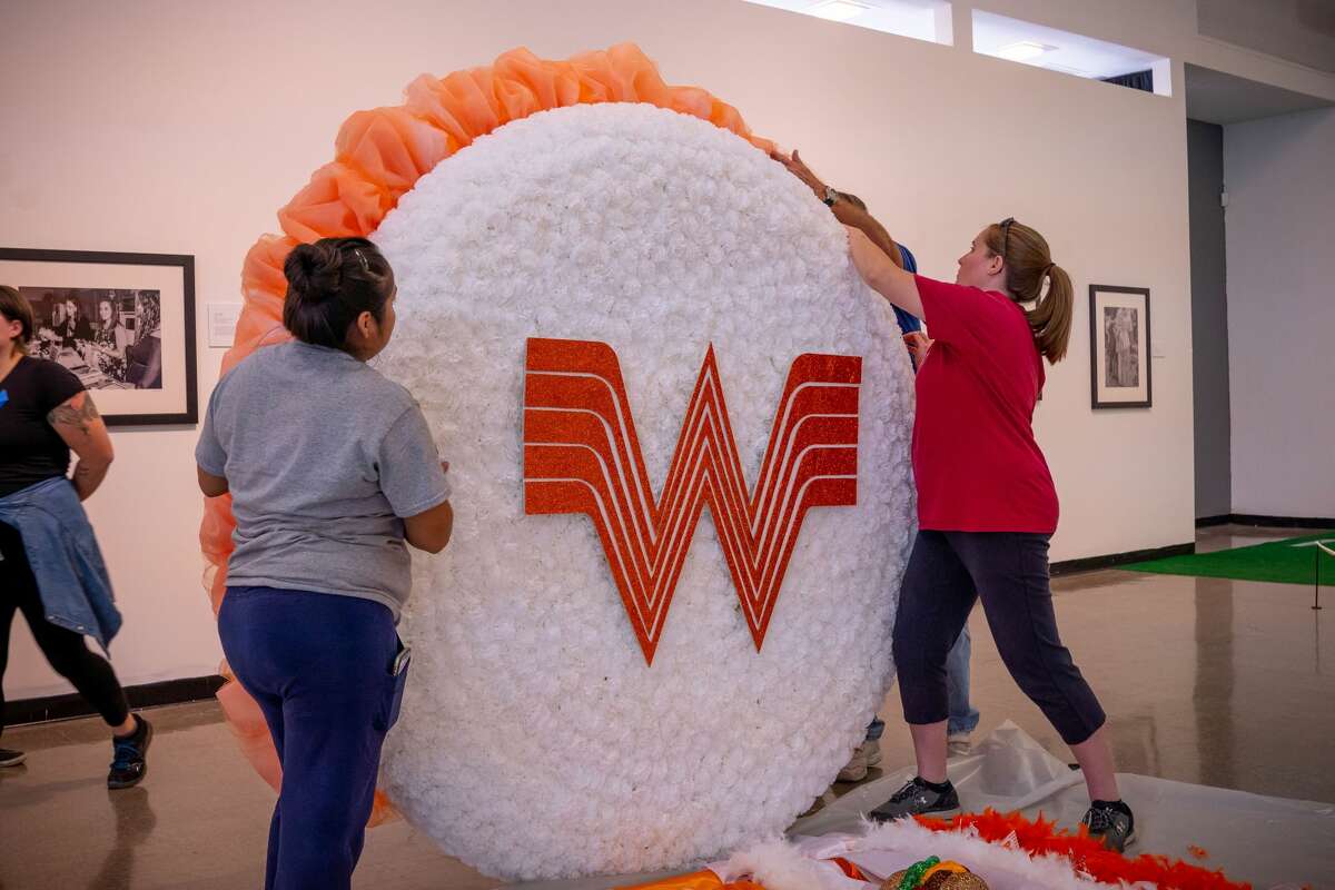 Whataburger just unveiled the 'World’s Biggest Mum' and it's everything ...