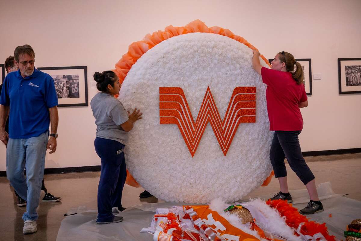 Whataburger just unveiled the 'World’s Biggest Mum' and it's everything ...
