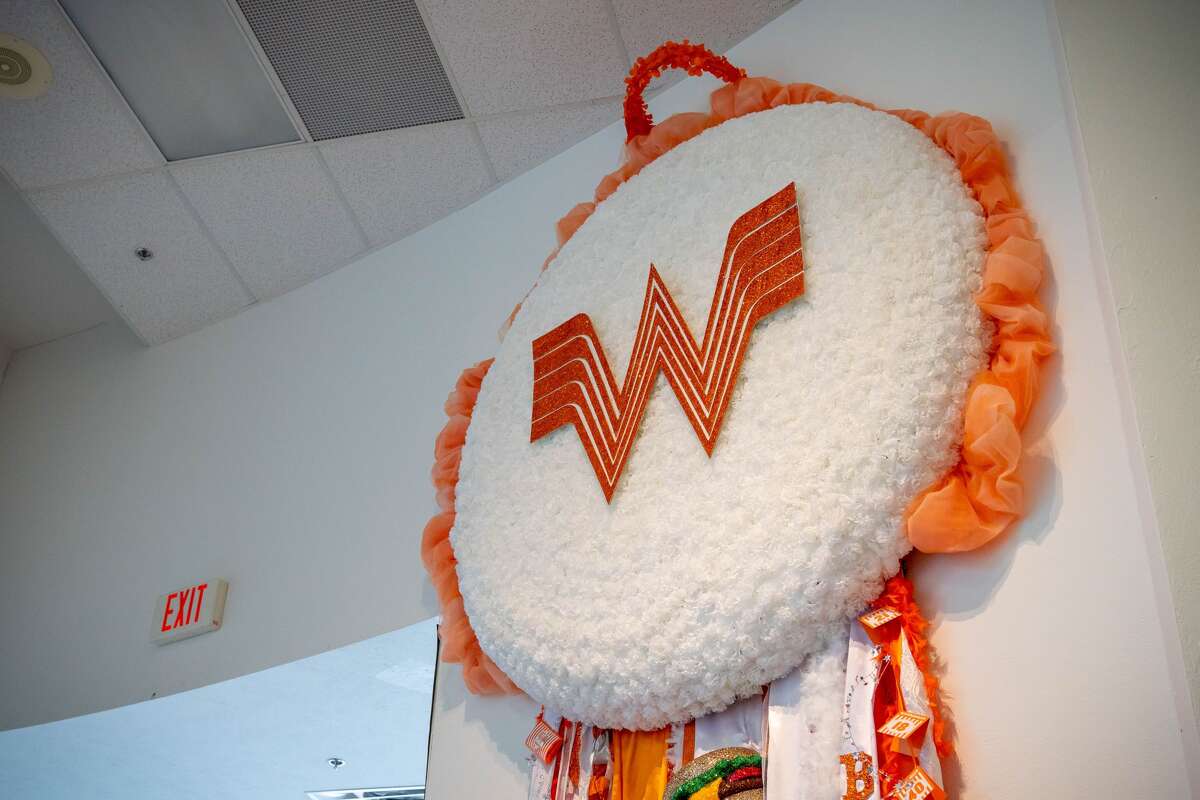 Whataburger just unveiled the 'World’s Biggest Mum' and it's everything ...