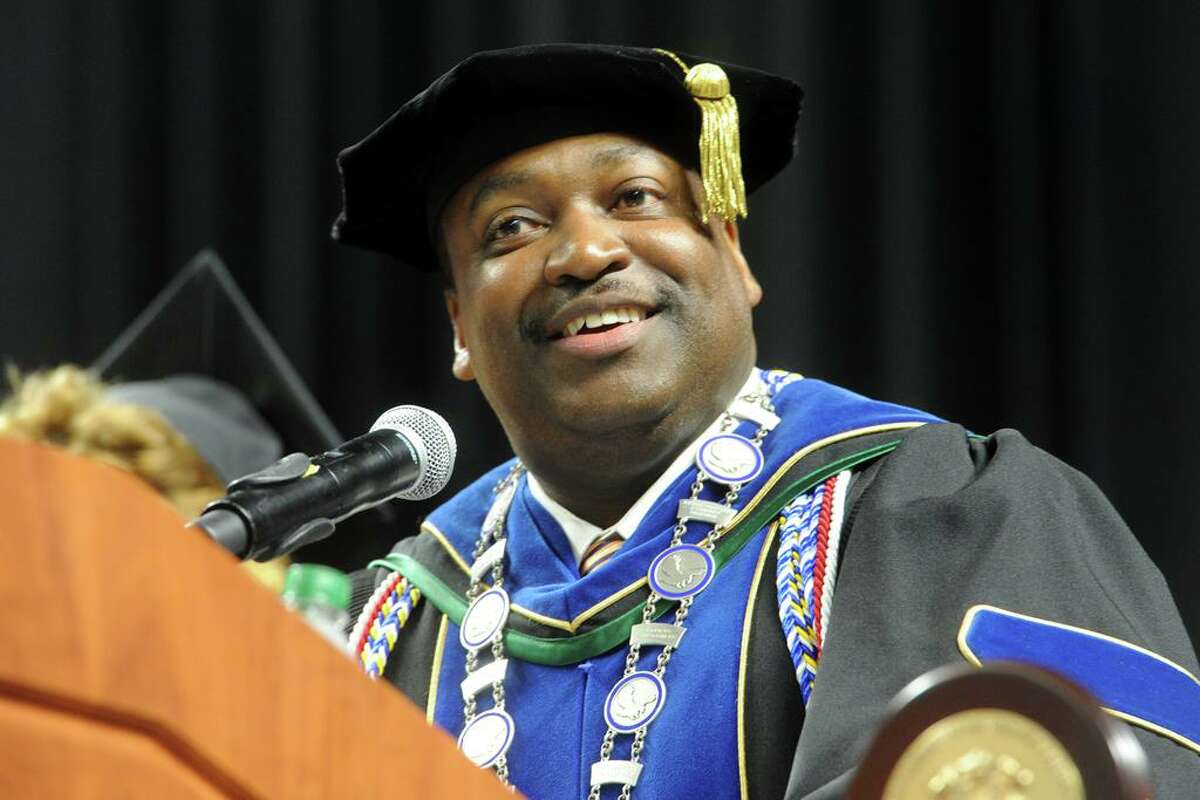 Housatonic and Gateway Colleges to both lose a president