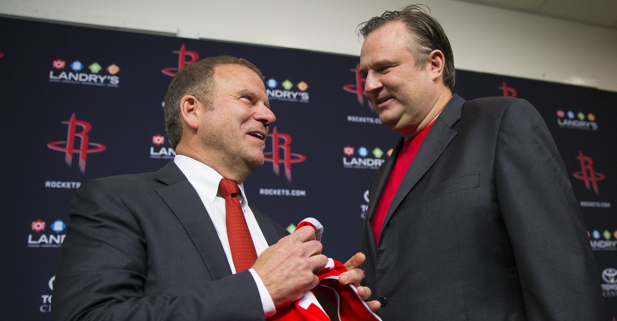 Rockets owner Tilman Fertitta shuts down GM Daryl Morey's Hong Kong tweet