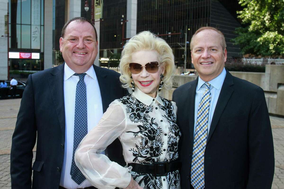 Houston philanthropist to fund Jones Plaza remake