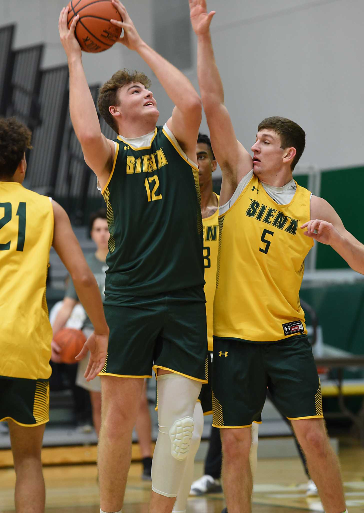Siena basketball freshman getting used to bigger stage