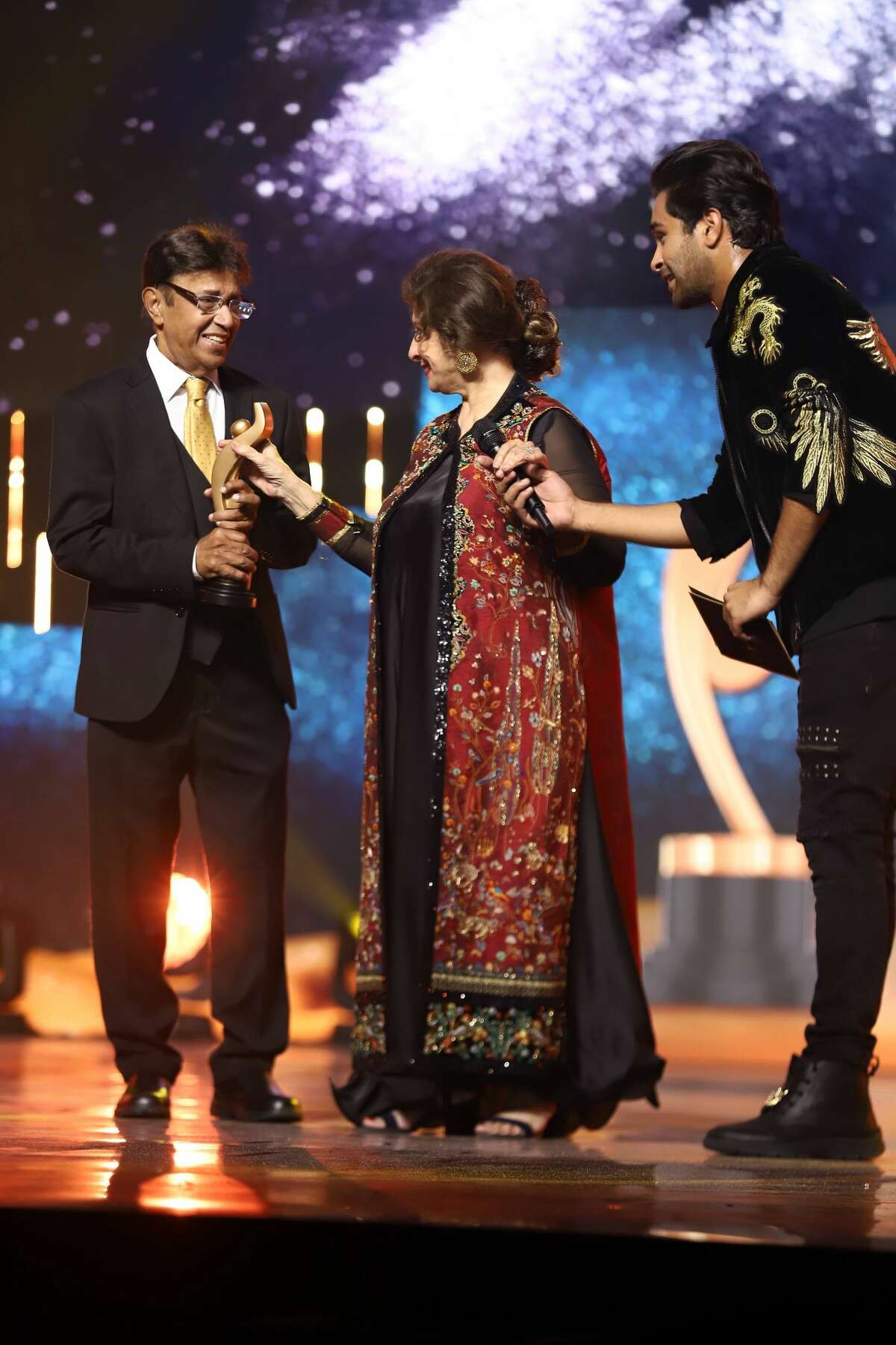 Pakistani HUM TV awards show takes center stage in Houston