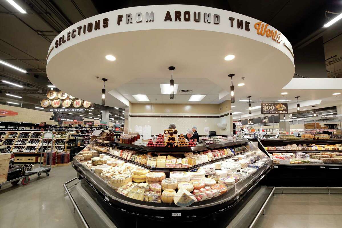 Check out H-E-B’s new Buffalo Heights grocery store