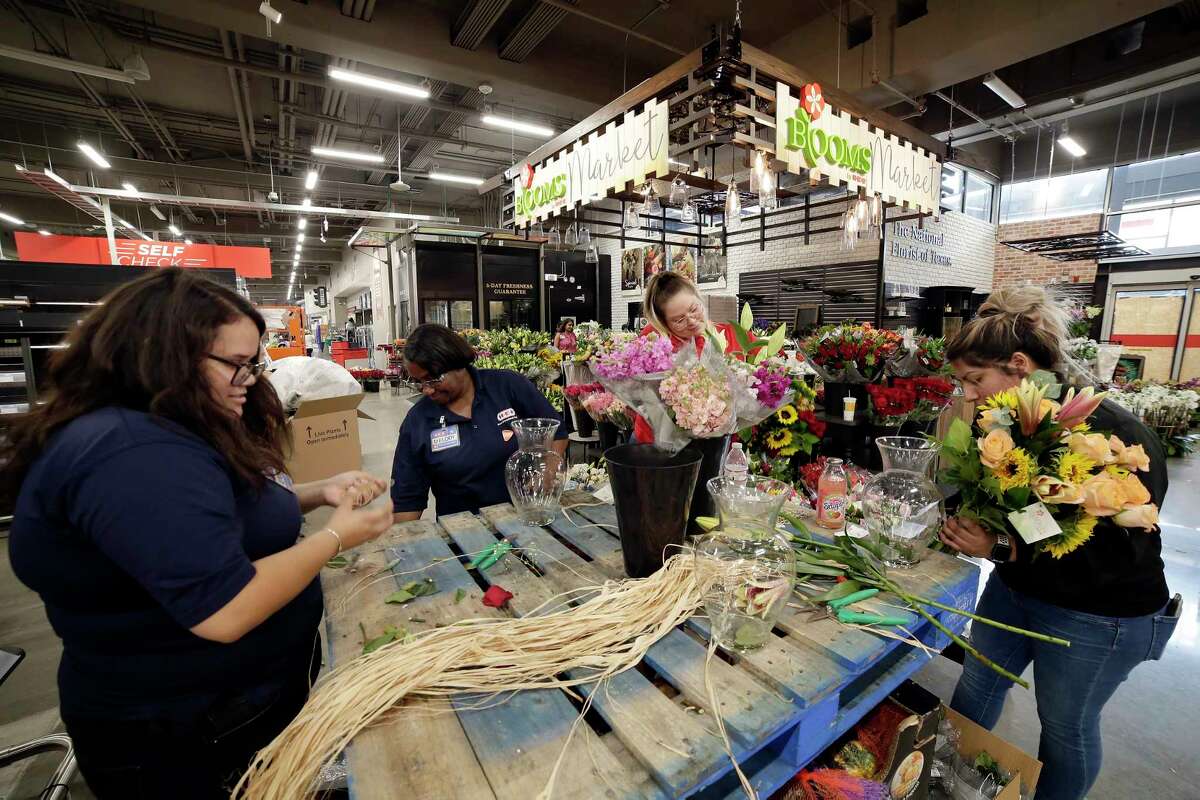 Check out H-E-B’s new Buffalo Heights grocery store