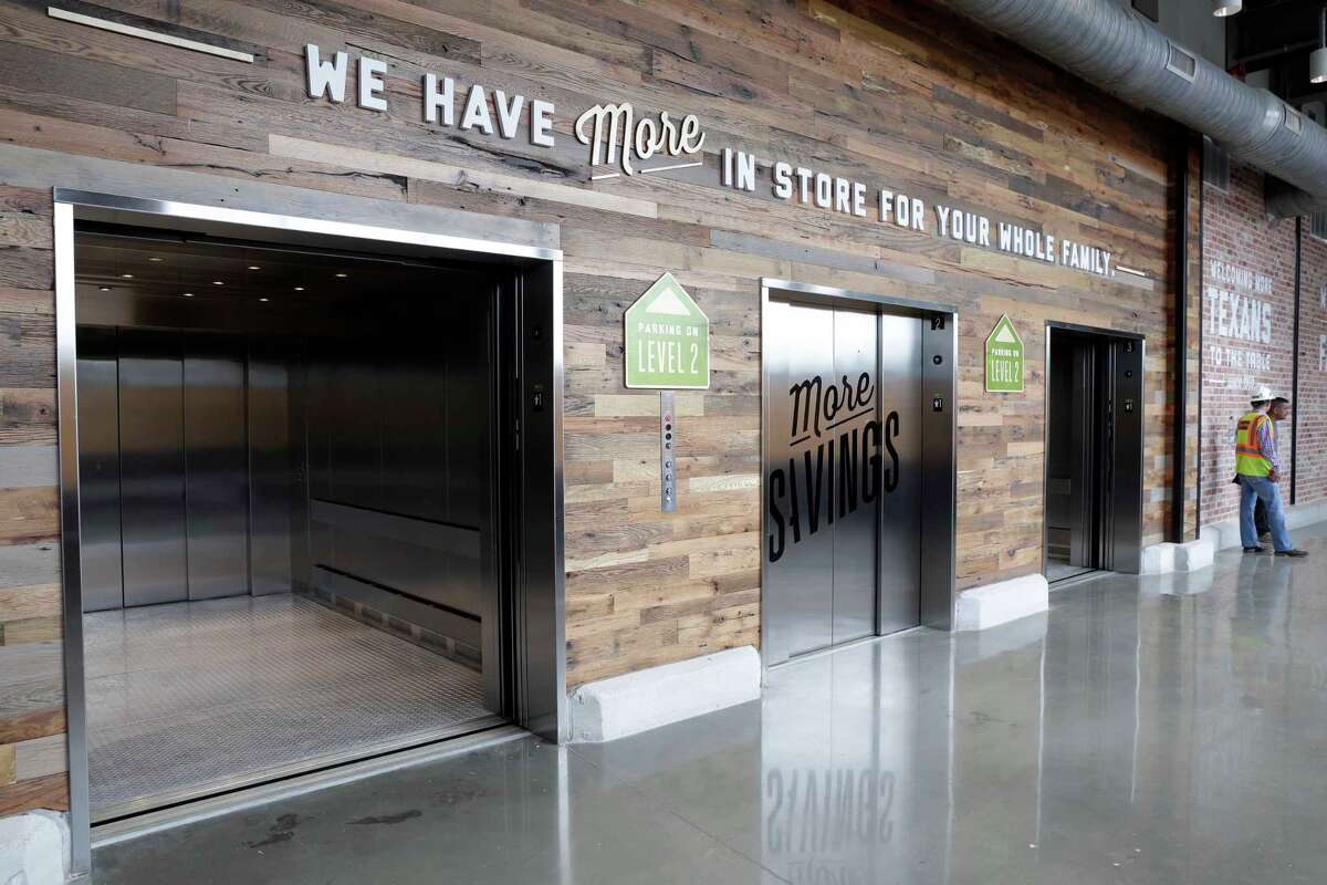 Check out H-E-B’s new Buffalo Heights grocery store