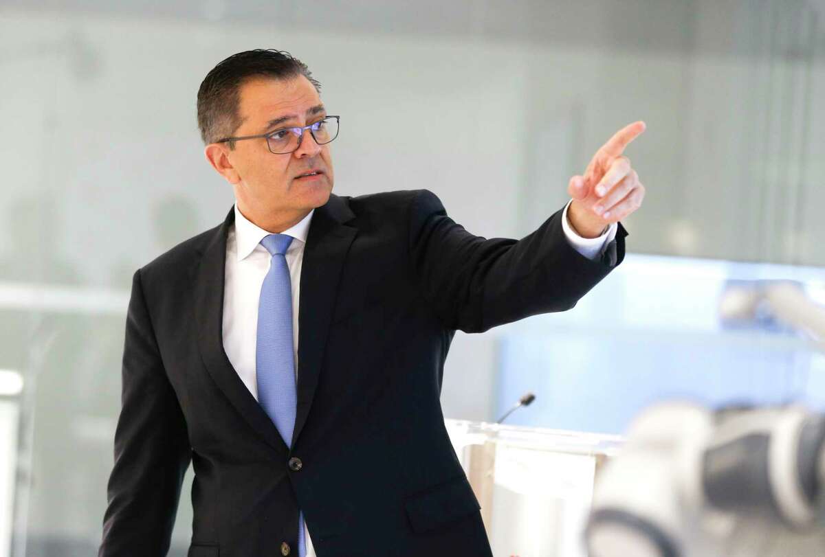 As robots move into health care, new R&D facility opens in medical center