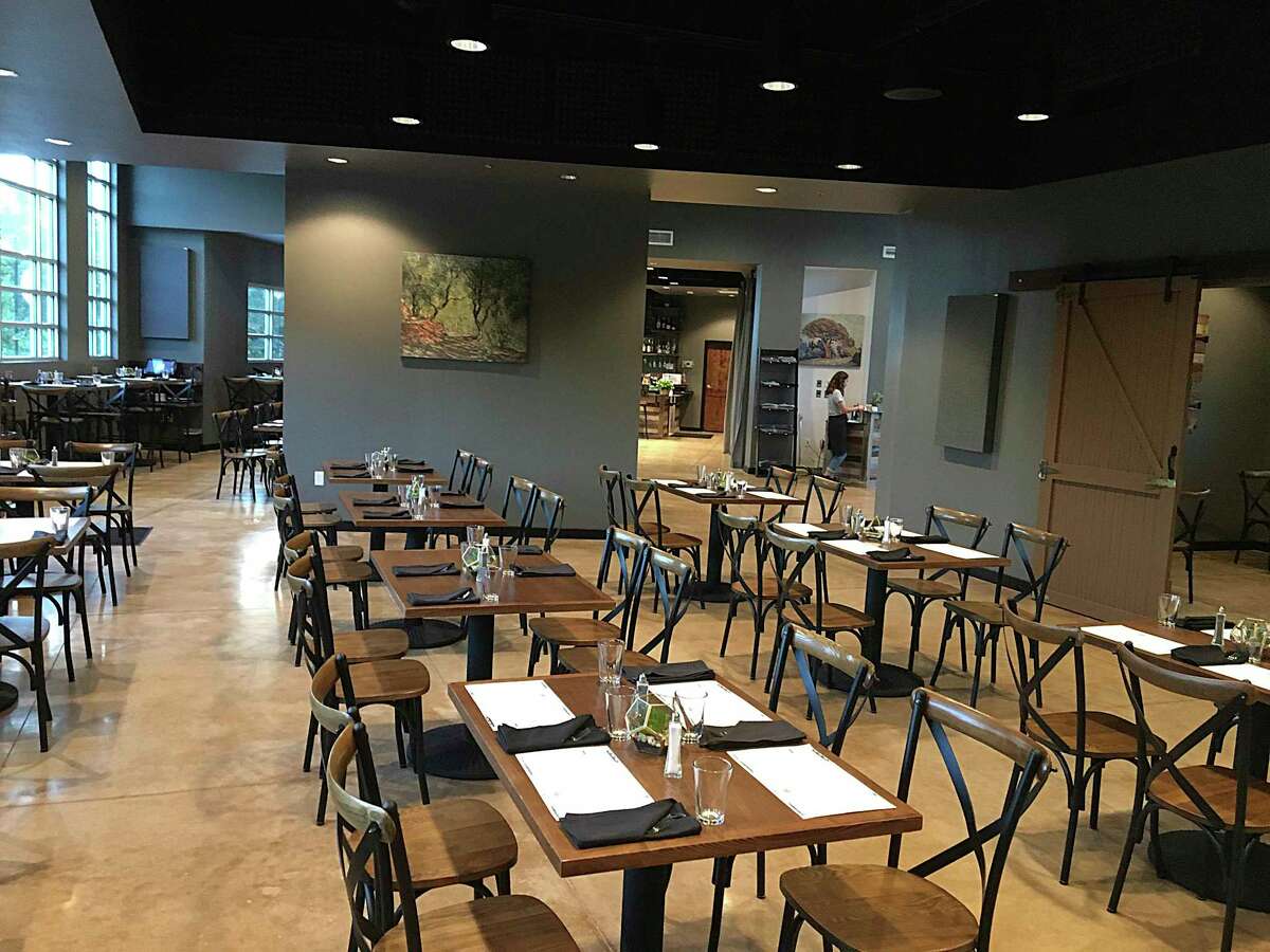 Review: Mako’s on the Creek keeps its early promise in Cibolo