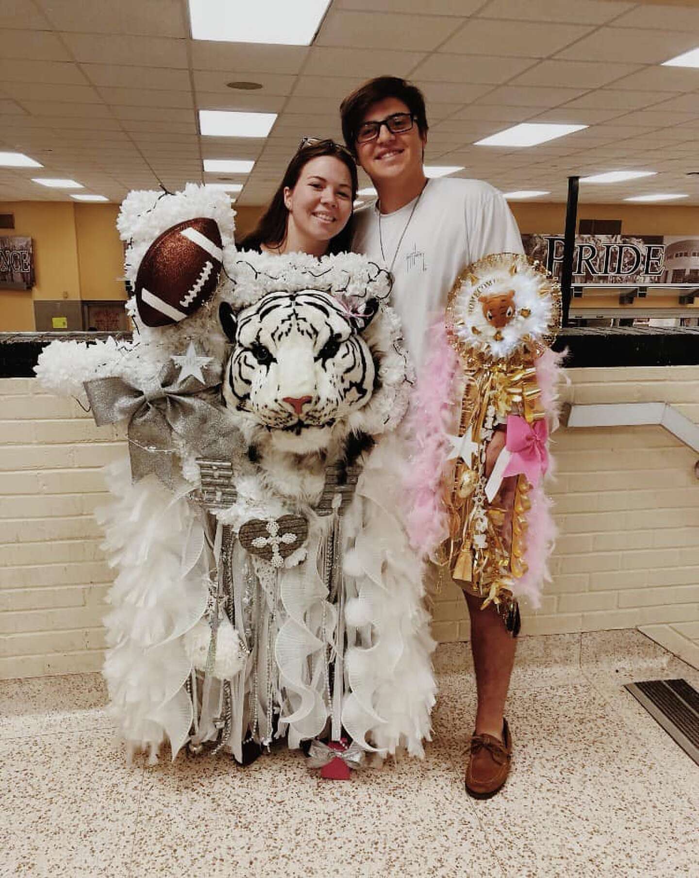 Houston-area students celebrate Texas homecoming tradition with ...