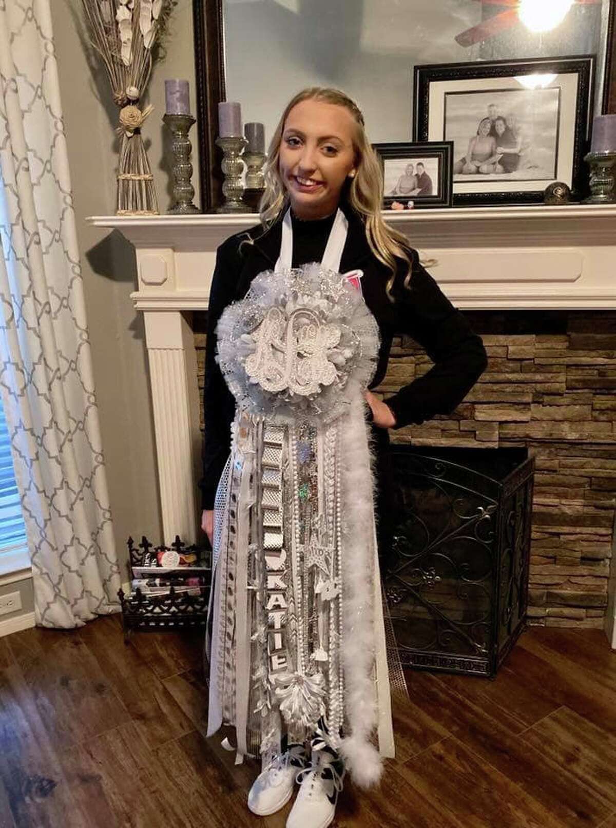 Houston-area students celebrate Texas homecoming tradition with ...