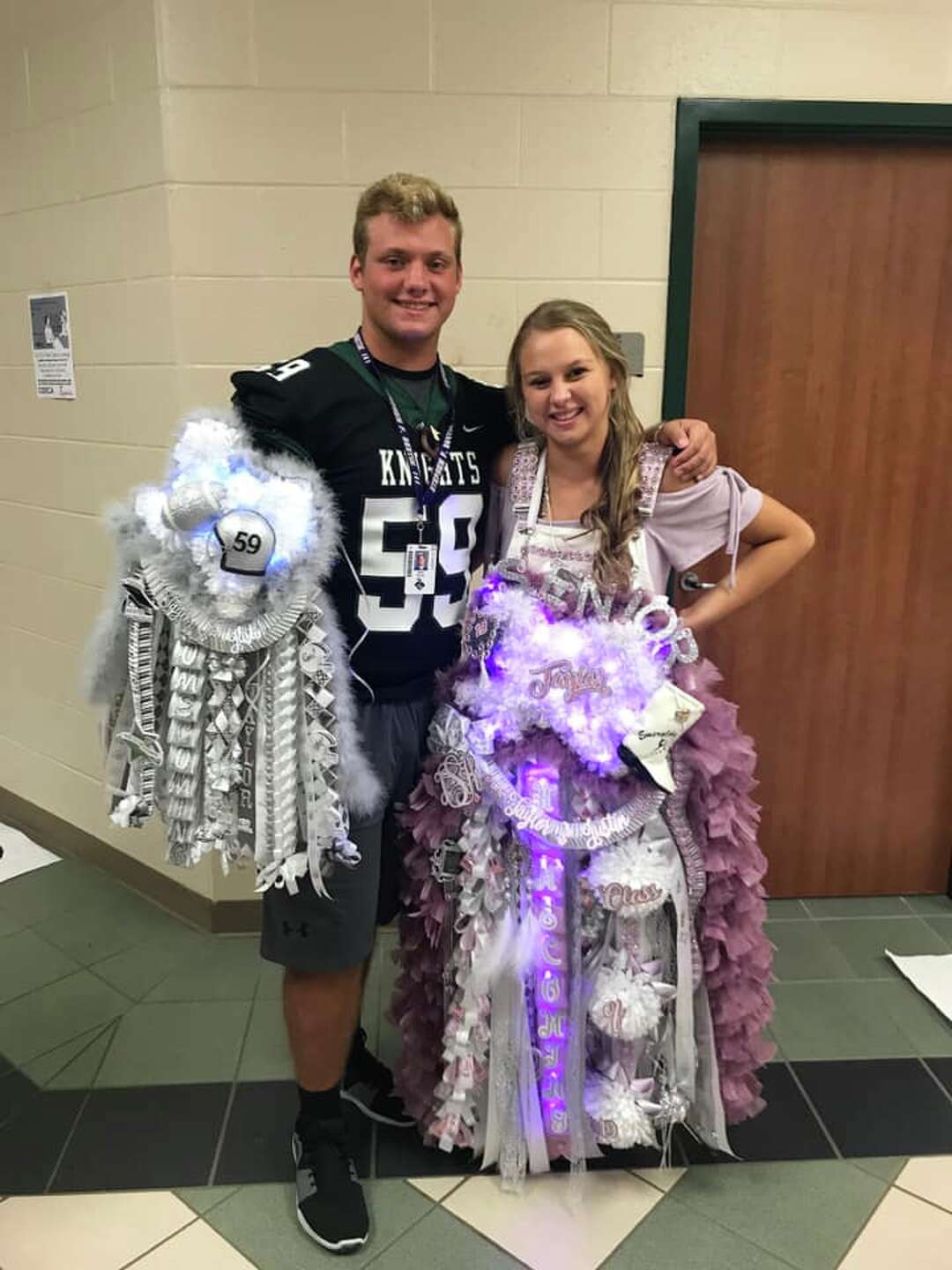 Houston-area students celebrate Texas homecoming tradition with ...