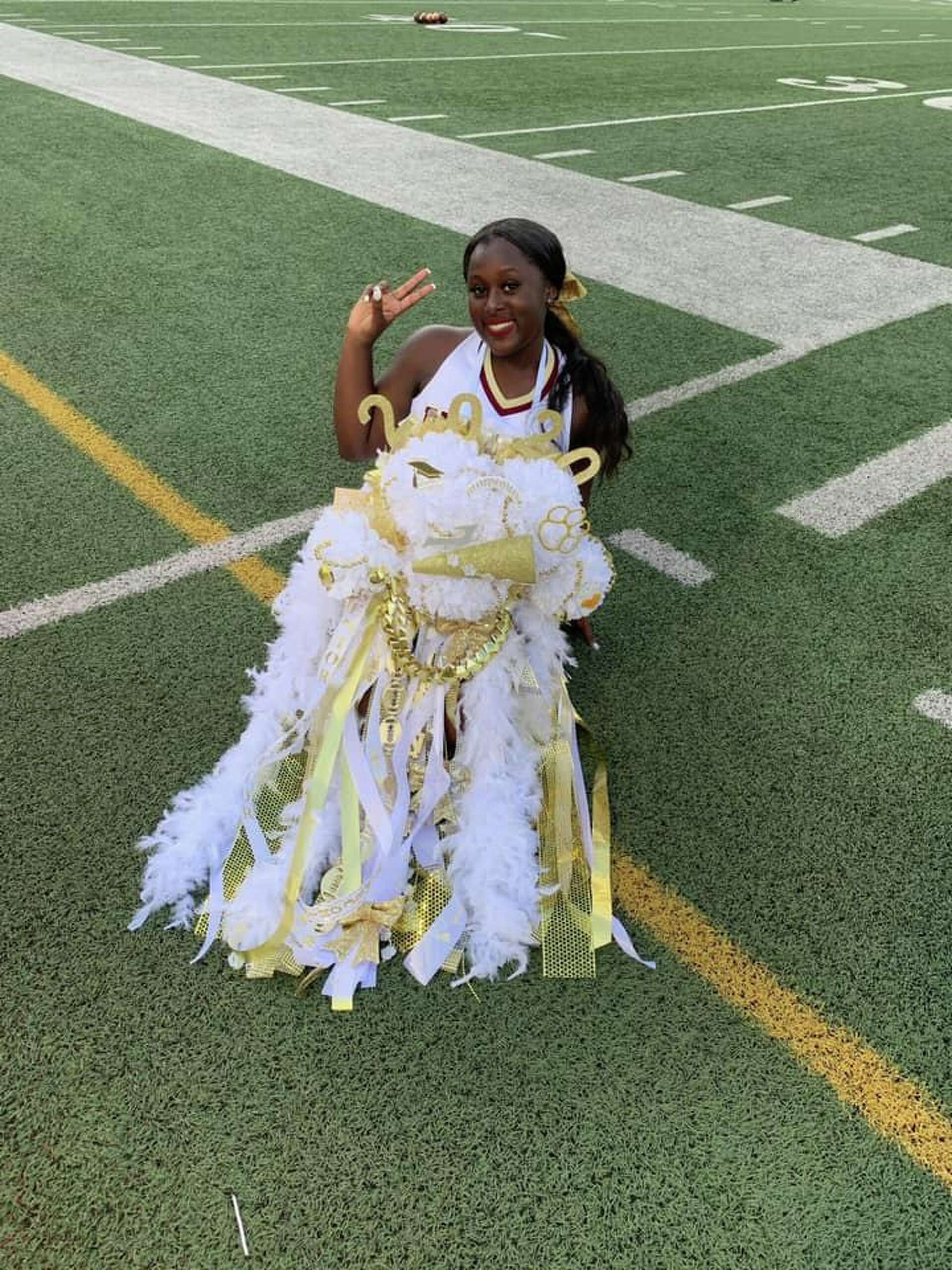 Houston-area students celebrate Texas homecoming tradition with ...