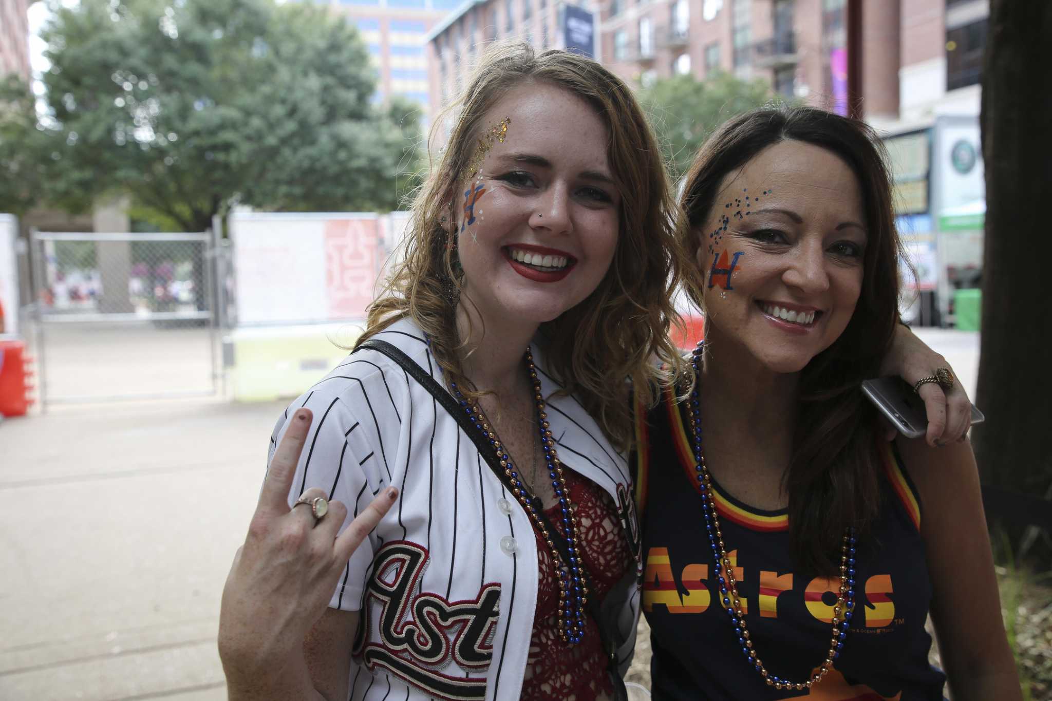 Excited Astros fans fill up downtown for Game 5