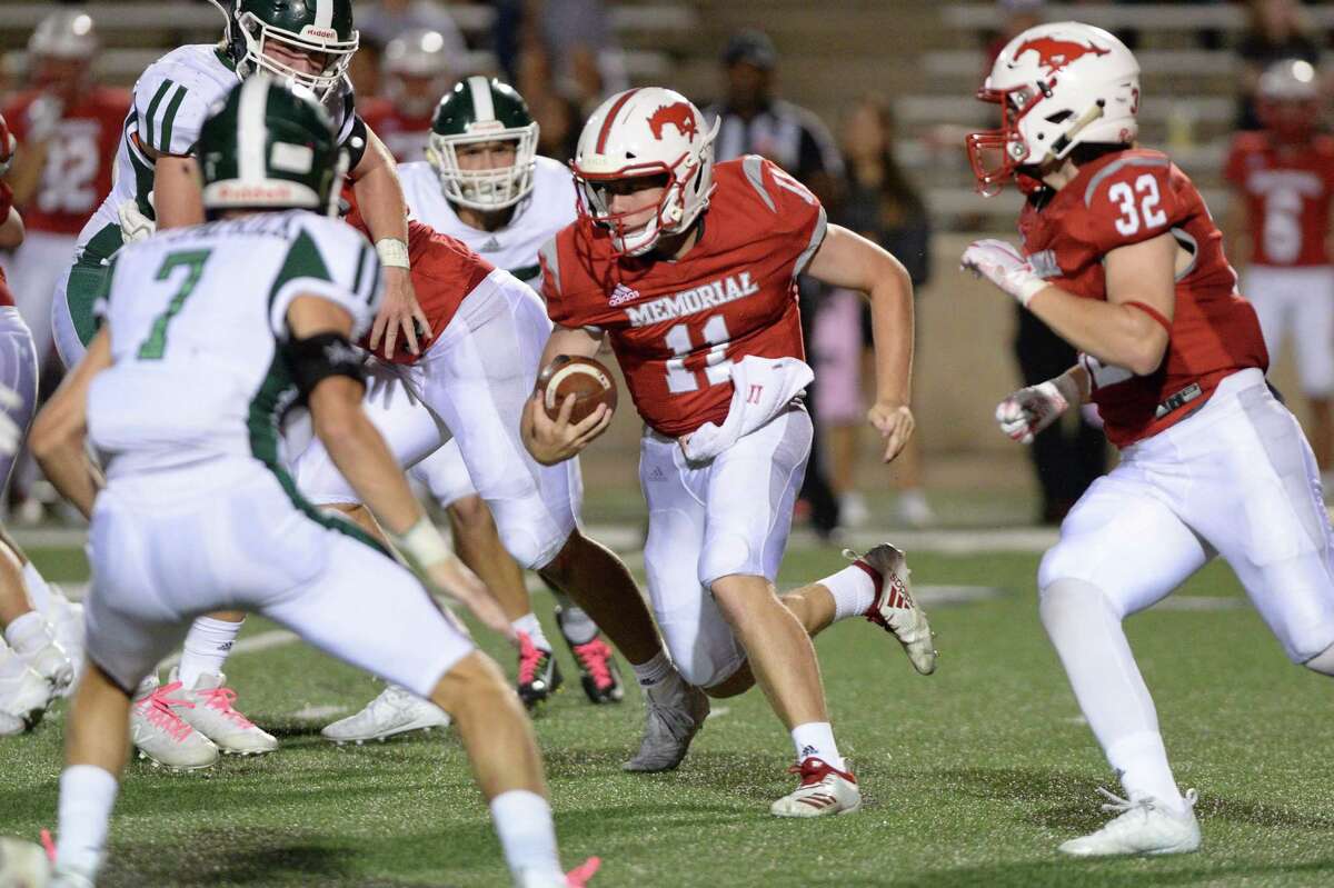 Football: Memorial Mustangs dominate rival Stratford Spartans