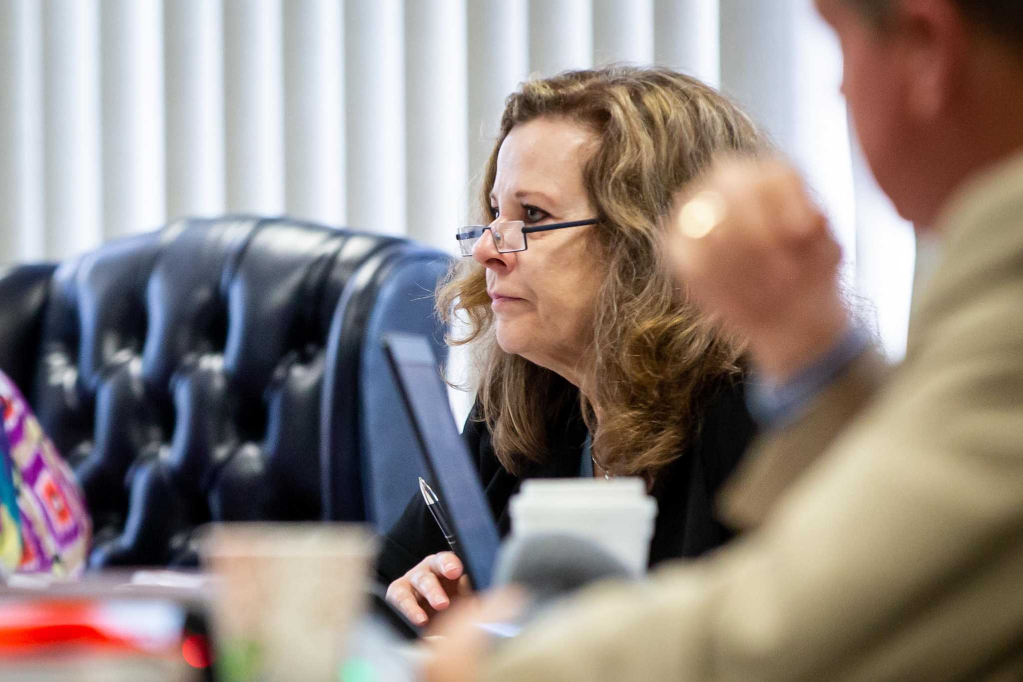 Outgoing state ed board chair urges more civility in public arena