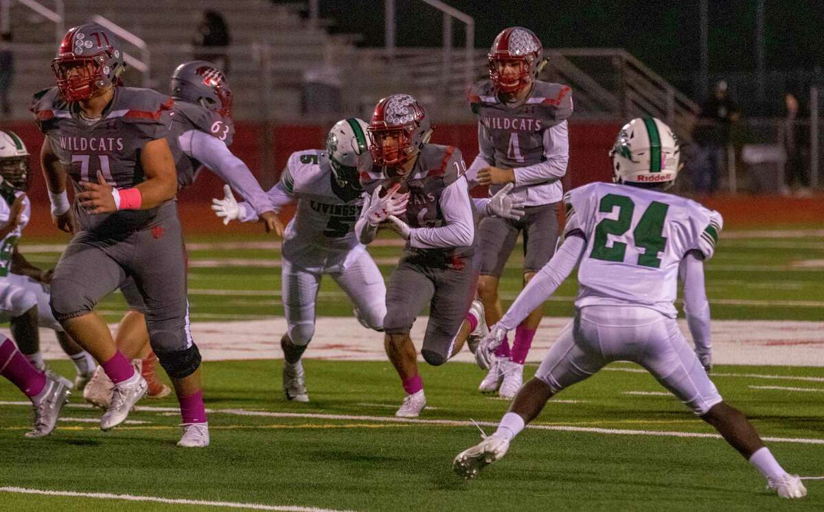 FOOTBALL: Splendora routs Livingston in district opener