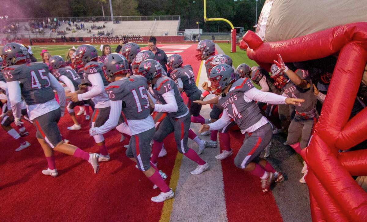 FOOTBALL: Splendora routs Livingston in district opener